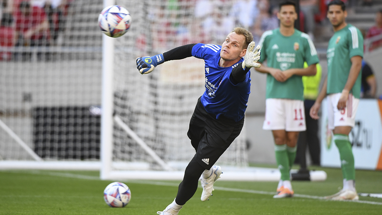 Dibusz Dénes védi a magyar kaput Olaszországban - Fradi.hu