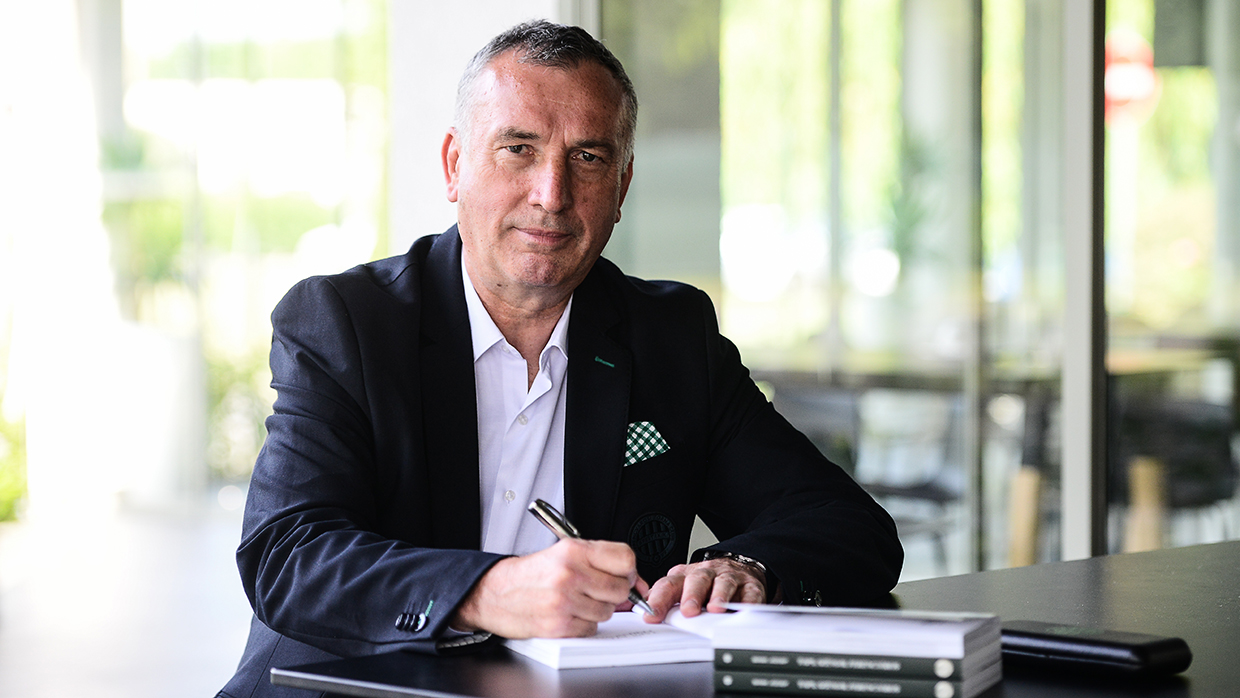 Dedikálás a Fradi Múzeumban - Fradi.hu